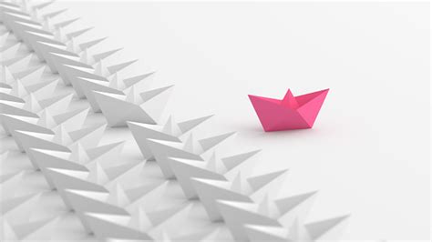 여성 리더십 개념 분홍색 리더 보트 흰색 보트의 군중에서 눈에 띄는 흰색 배경에 0명에 대한 스톡 사진 및 기타 이미지 0명 1위 3차원 형태 Istock