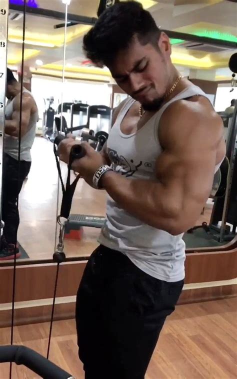mm champ pranav raj cable curls musclemania® classic champion pranav