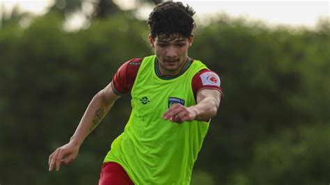 Isl Football Transfer Chennaiyin Fc Rope In Midfielder Ayush