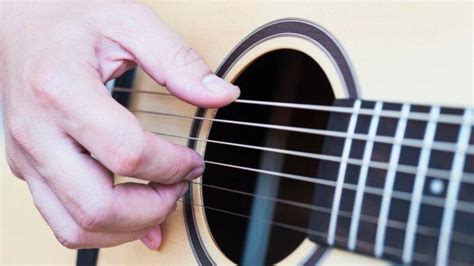 Kunci Gitar Lagu Separuh Nafas Dewa 19 Kau Hancurkan Diriku Bila