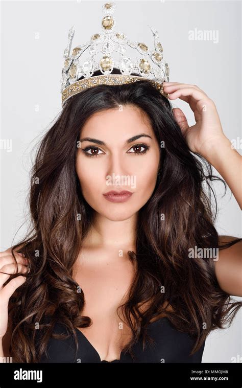 Beauty Queen Crown Gold