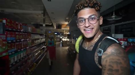 Andreas Eskander Miss Delight Captured Us Inside A Grocery Store