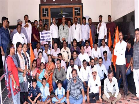 शिक्षक भरतीसाठी कणकवलीत शिवसेना उद्धव ठाकरे पक्षाचे आंदोलन जिल्हा