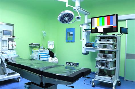 ГССҮТ ийн эмч нар үений дурангийн шинэ аппарат ашиглаж эхэллээ