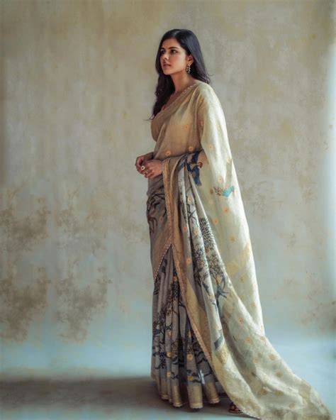 அழகிய பூந்தளிர் கல்யாணி பிரியதர்ஷனை வர்ணிக்கும் ரசிகர்கள் Actress Kalyani Priyadharshans