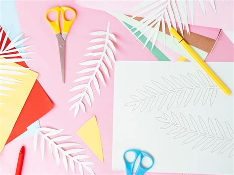 Ножницы для резки белой бумаги | Бесплатно Фото