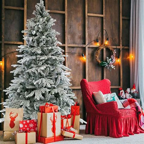 დათოვლილი ნაძვის ხე 240 სმ Datovlili Nadzvis Xe