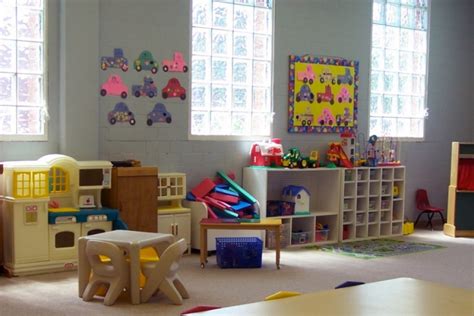 Цэцэрлэгийн эрхлэгч ажилтнууддаа илүү цаг тооцож зөрүү мөнгийг өөртөө