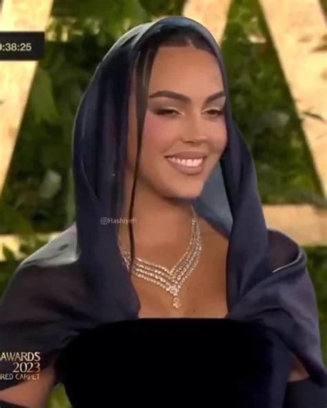 جورجینا و بچههای رونالدو در یک مراسم مذهبی عکس