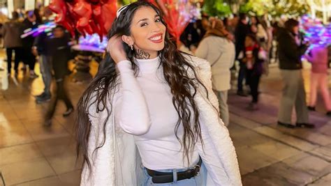 Dat Lilly Το ταξίδι της στο Los Angeles και η φωτογραφία που έβγαλε με