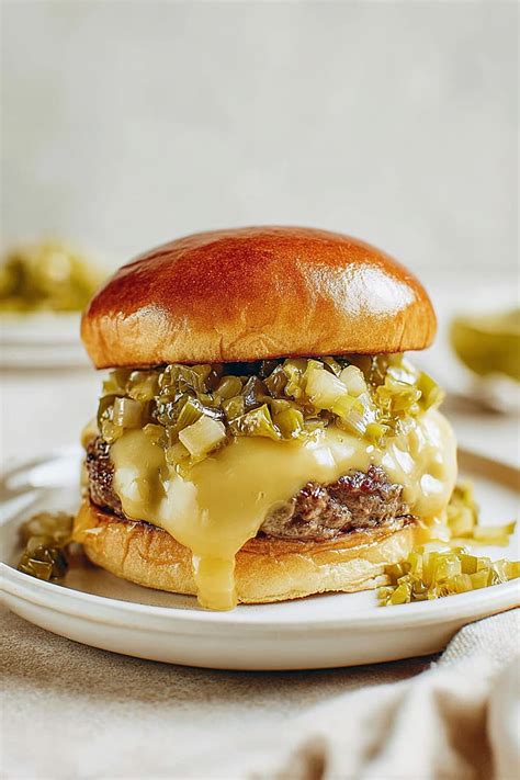 Hatch Green Chile Cheeseburger Happy Muncher