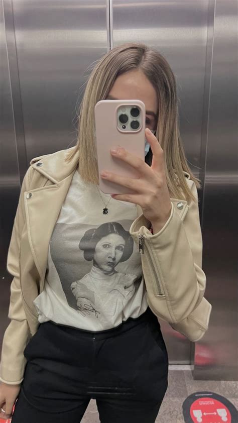 Aesthetic Ootd Elevator