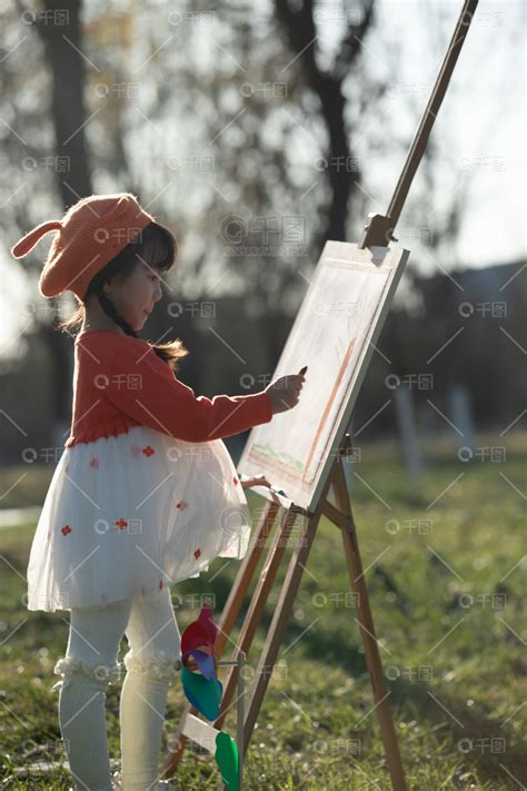 长发高清图片 可爱的小女孩写作业626 人像图片免费下载 格式 2667像素 编号67610769 千图网