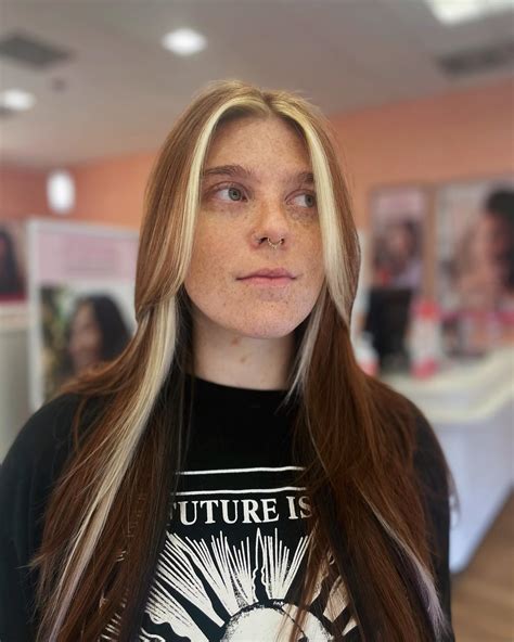 Skunk Stripe Hair Is Coming Back 50 Ideas Of Skunk Hair Dying In 2025