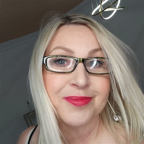 Caroline Day Restorative Artist For Breast Cancer Survivors ⚫ 3d