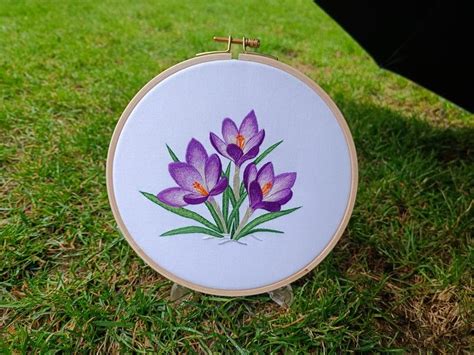 Вишита картина крокуси — ціна 900 грн у каталозі Картини Купити товари для дому та побуту за