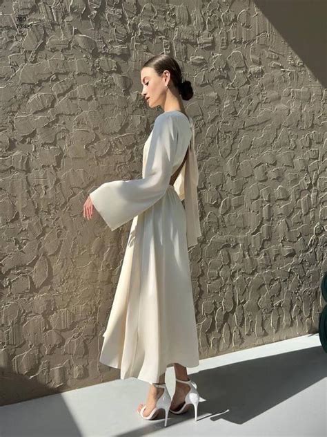 Витончена святкова біла сукня — ціна 1000 грн у каталозі Довгі сукні