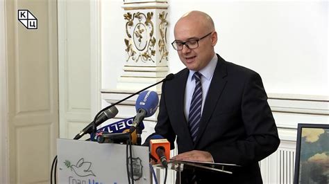 Градоначелник Новог Сада Милош Вучевић Youtube