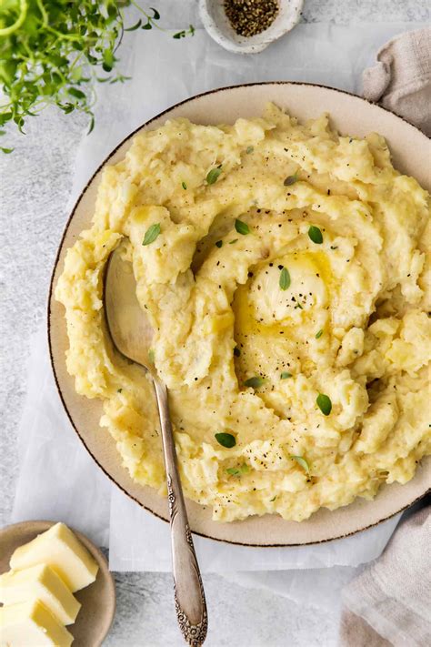 Easy Parsnip Puree With Roasted Garlic L A Farmgirl S Dabbles