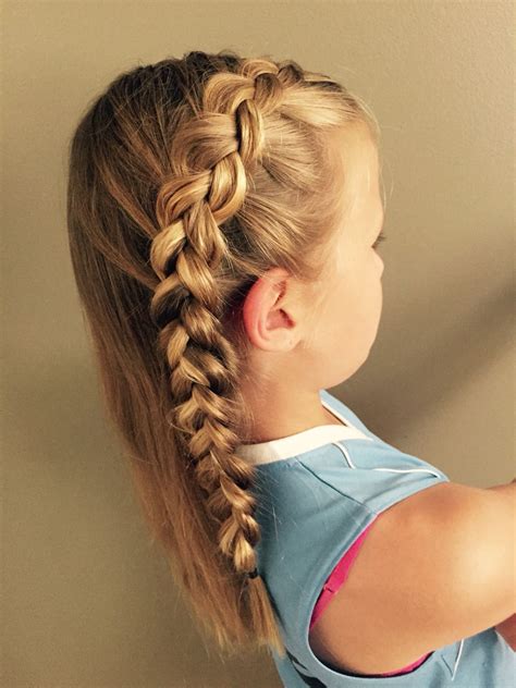 Simple Dutch Braid Acconciature Capelli