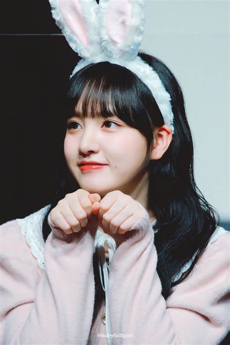 더쿠 흑발한 이래로 가장 리즈yes시절같다는 어제자 리즈yes아이브