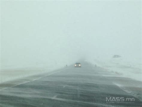 Маргаашаас эхлэн цасан болон шороон шуургатай байхыг анхааруулж байна
