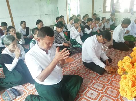 မာန်အောင်မြို့ အ ထ က ခွဲ စျေးတန်းပညာရေး မိသားစု ၃၂ ကြိမ်မြောက် ဝါဆိုသင်္ကန်း ဆက်ကပ်လှူဒါန်းပွဲ