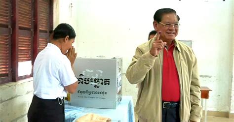 សម្តេចក្រឡាហោម ស ខេង អញ្ជើញបោះឆ្នោតជ្រើសតាំងសមាជិកព្រឹទ្ធសភានីតិកាលទី៥ នៅមណ្ឌលវិទ្យាល័យសម្តេចឪ