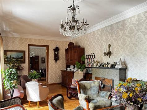 სახლი განსაკუთრებული ეზოთი სადაც ბუნებრივი ჩანჩქერი ჩამოდის ძველი თბილისის ერთ ერთი