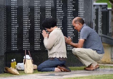 70年迎える慰霊の日を前に平和祈念公園で祈り沖縄 写真5枚 国際ニュースAFPBB News