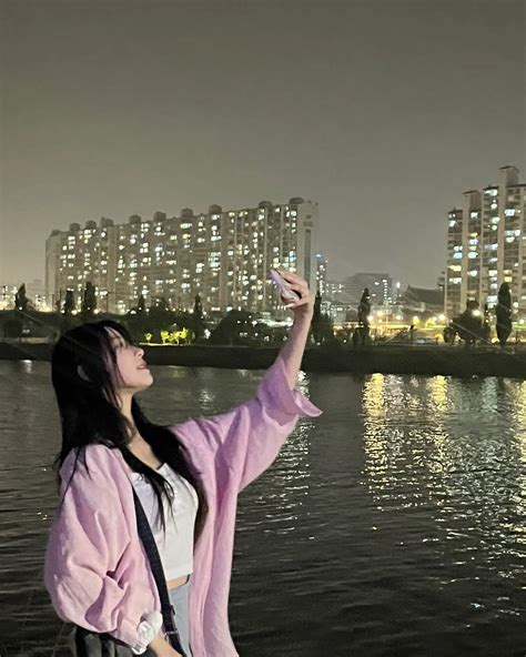 한강둔치에 놀러간 프로미스나인 백지헌 여친모드 상큼한 미모 유저방송 엠봉