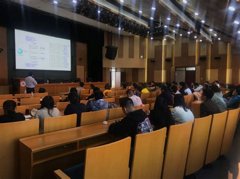 陕西师范大学教授李兴伟做客山东大学前沿科学青年论坛 山东大学 前沿交叉科学青岛研究院