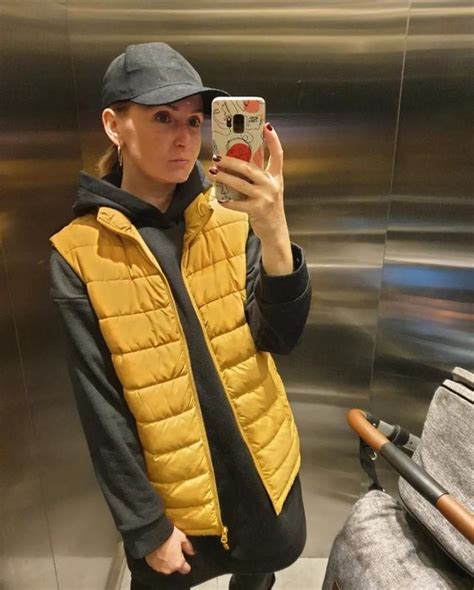 Желет — ціна 350 грн у каталозі Жилетки Купити жіночі речі за доступною ціною на Шафі Україна