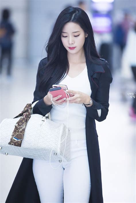 180927 Icn 출국 Berrygood 조현 몸매좋은 여자 여성 청바지 패션 여성