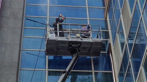 고층 유리창 청소 외벽청소 외창청소 학교 유리창 청소 Youtube