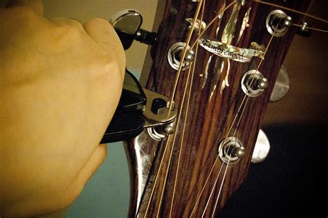 Guitart Restring An Acoustic Guitar