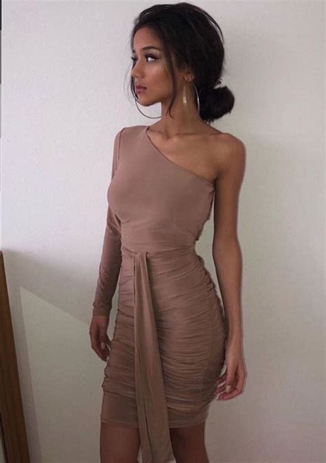 Épinglé Par Everything Sur Dina Denoire Mode Mode Vestimentaire