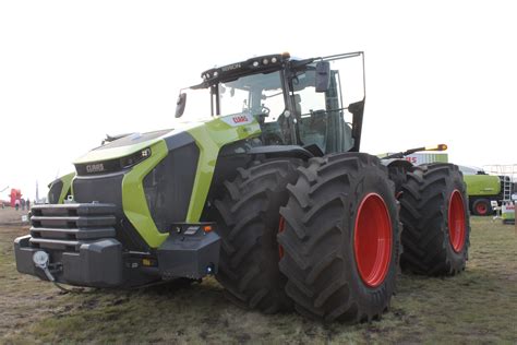 New Claas Xerion Tractors The Farm Toys Forum
