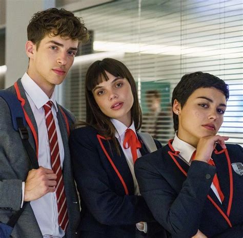 Pin De Anny Marieee04 Em Encendedores Carla Diaz Lgbt Atores