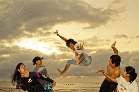 True Friends True Friends Are Those Who Lift You Up When Flickr