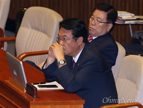 새누리당 정진석 원내대표와 김광림 정책위의장이 4일 국 오마이포토