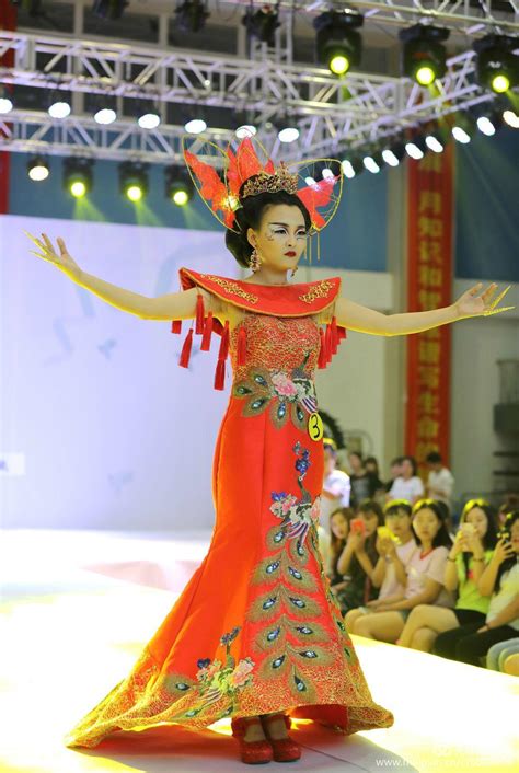 艺术设计系举办2015级人物形象设计专业优秀毕业作品展 辽宁现代服务职业技术学院