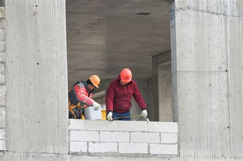 Директор департамента ЦБ Данилова Застройщики не хотят снижать цены на жилье Российская газета