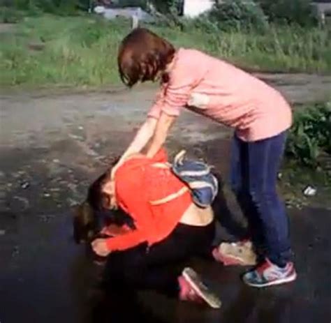 【動画】最近の女子高生のいじめ映像怖すぎだろ・・・ ポッカキットポッカキット