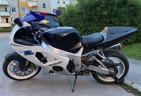 Suzuki Gsx R Stulen I Bandhagen Stockholm Hundra Bl Ljus