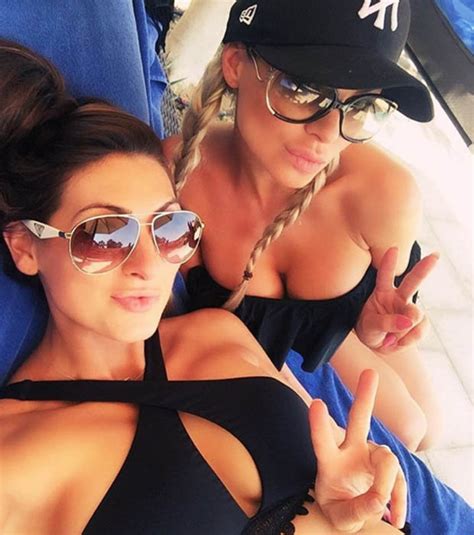 Luisa Zissman Shows Off Mega Cleavage In Sexy Instagram Shot Daily Star