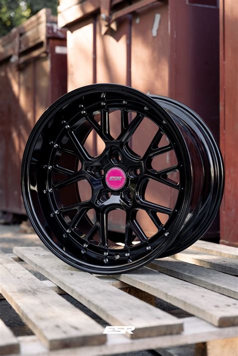 ESR CS11 GLOSS BLACK – Fitment Solution Store