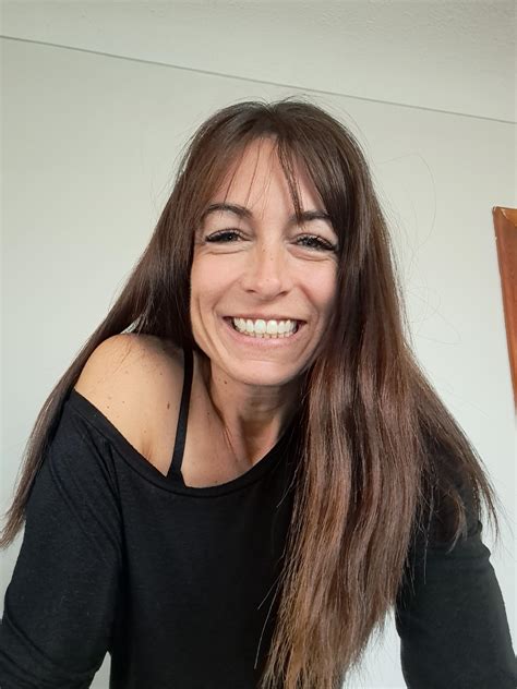 Face Of A Girl Not Really Good At Selfies Lol F35 Sexy