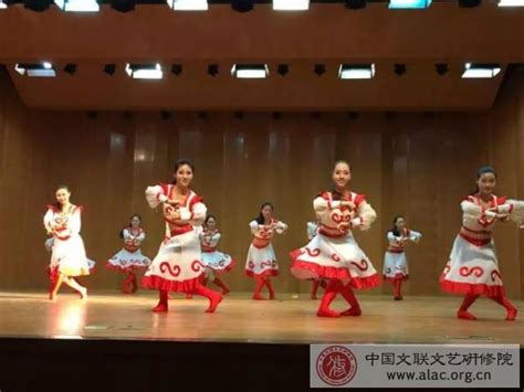 中青六期吴翔担任江西省高校舞蹈教育学会会长，展示探究舞蹈“教、编、演、研”一体化成果中国文联第六期全国中青年文艺人才（编导）高级研修班中