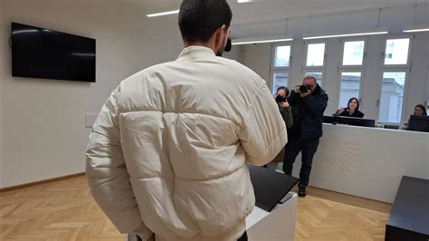 Freundin Mit Nacktfotos Erpresst 12 Monate Bedingt